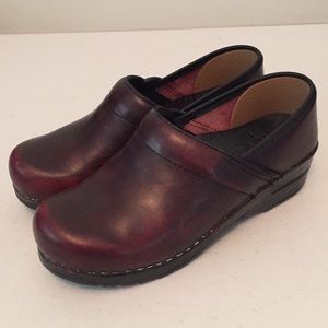 Dansko Shoes | Sz 41 Backless Clogs | Poshmark
